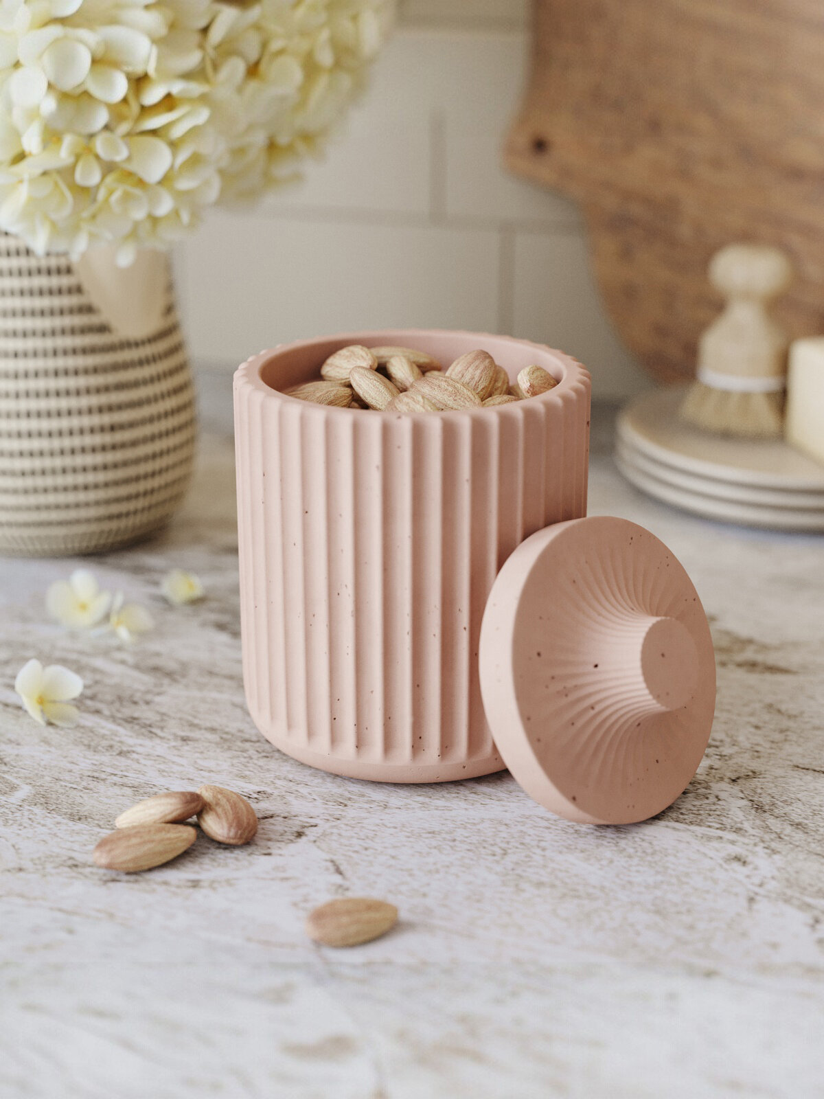 Банка, ёмкость для хранения сыпучих продуктов и специй Chloe S, 0,270 л, с крышкой, бетон, розовая матовая