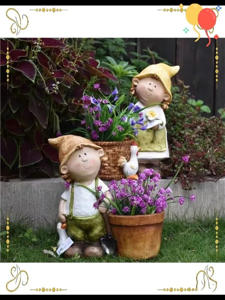 Садовая фигурка "Девушка с корзиной и петухом" из смолы, 30x36 см, белая - для сада и дачи — фото 1