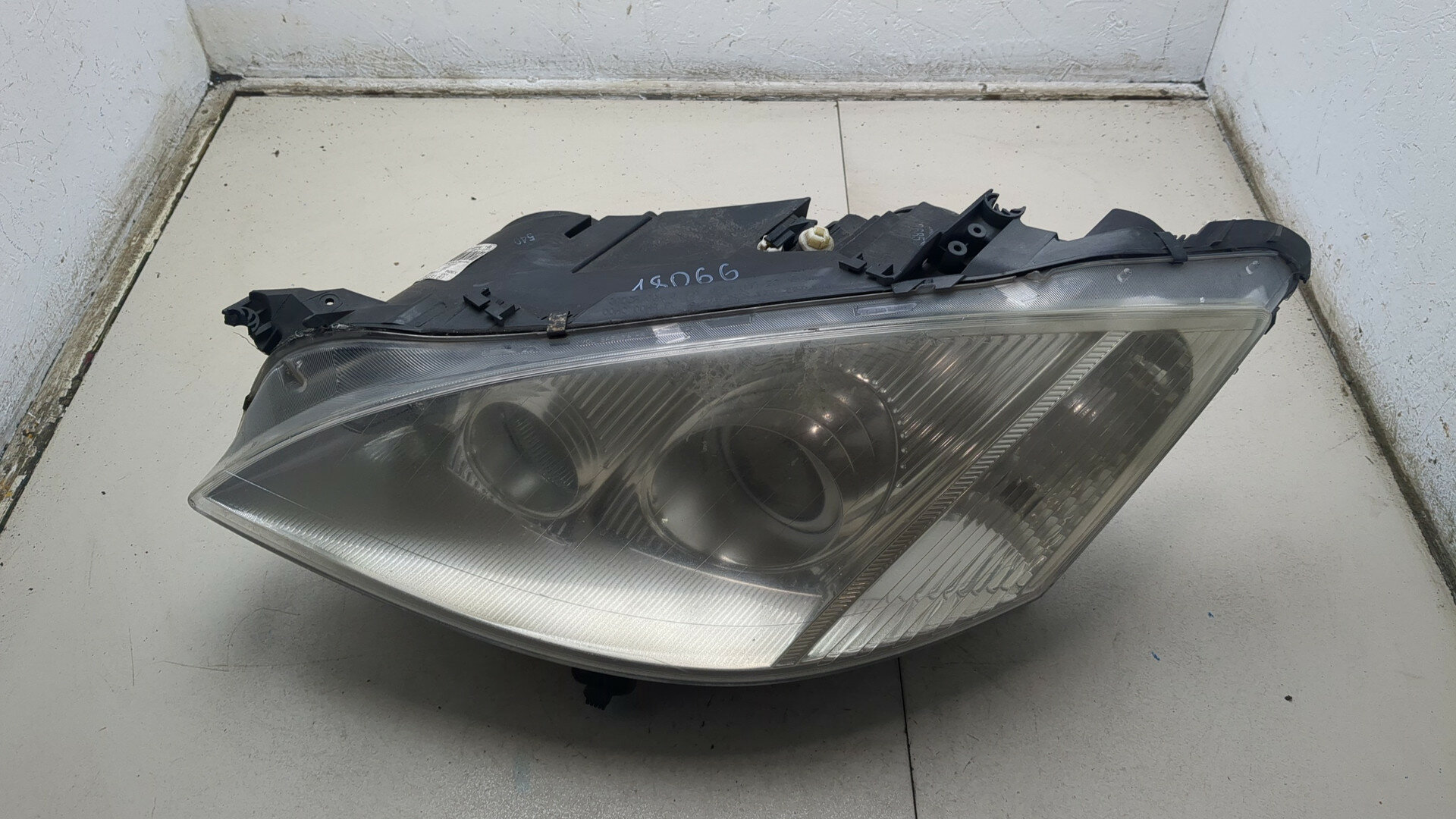 Фара (передняя) левая Mercedes S W221 Б/У