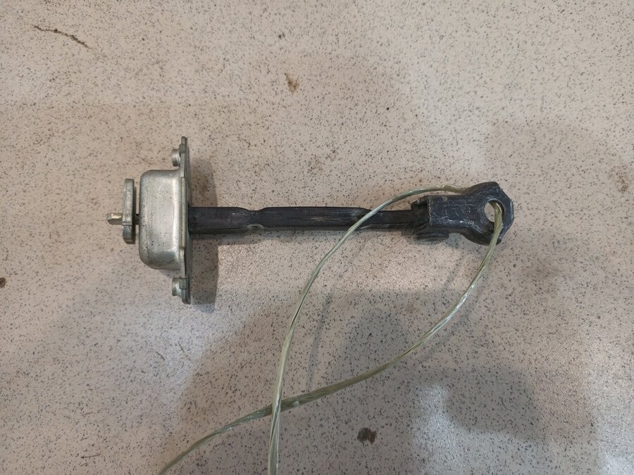 Ограничитель двери задней от Toyota Vitz 2005-2010