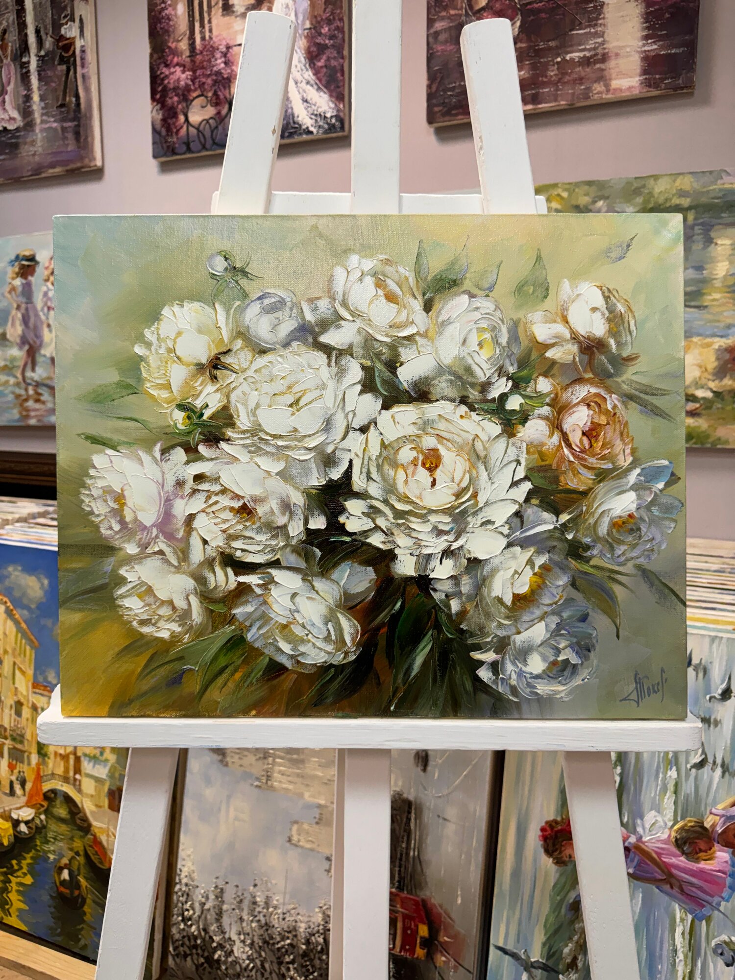 Картина маслом от художника Нежные белые пионы 40x50 см. Художественная мастерская Грёзы.