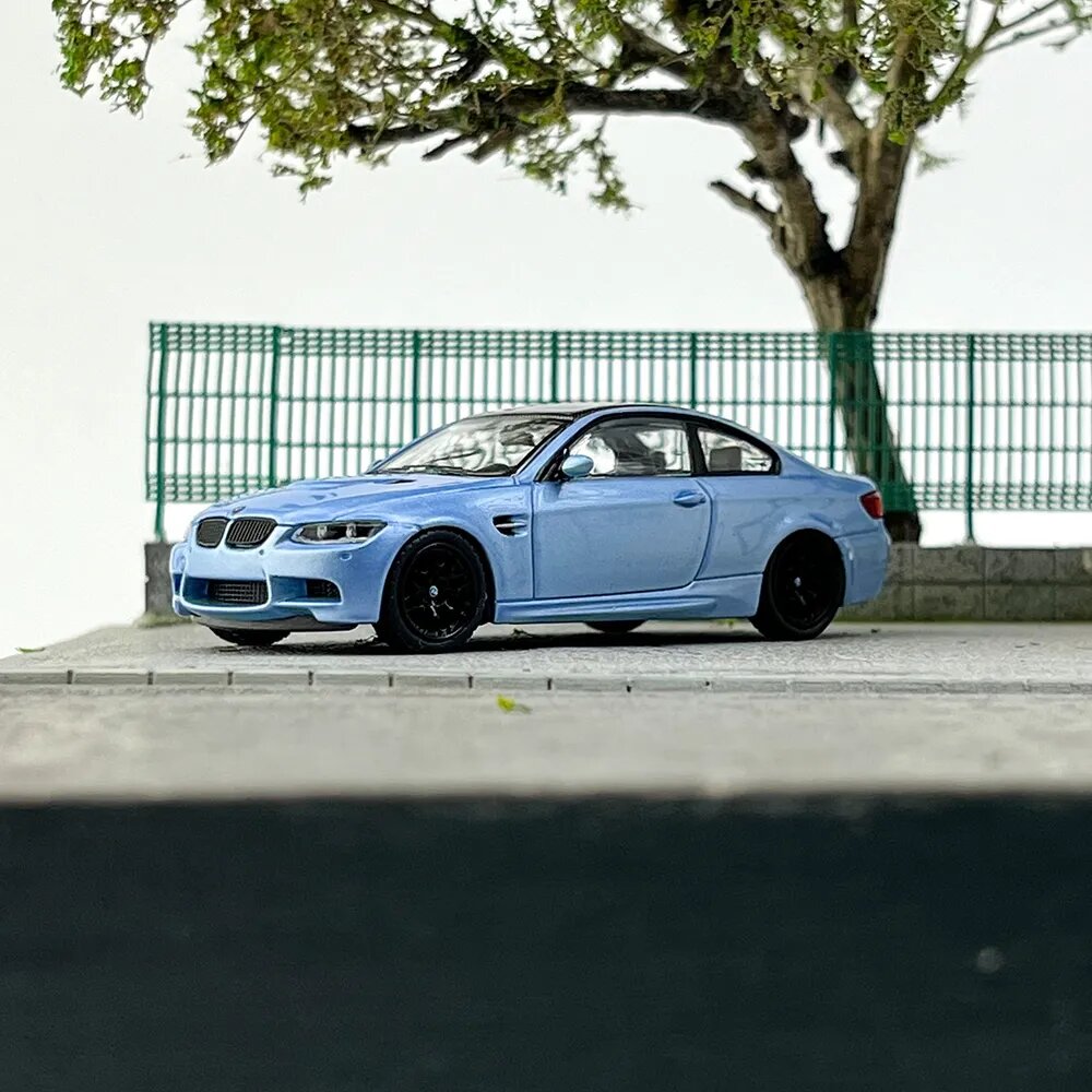 FINE MODEL 1:64 BMW M3 E92 Легковая модель автомобиля
