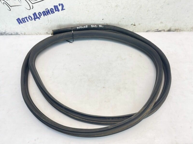 Уплотнитель проема двери Renault Duster 2012 769246051R HSM F4RA400, задний левый (с пробегом)