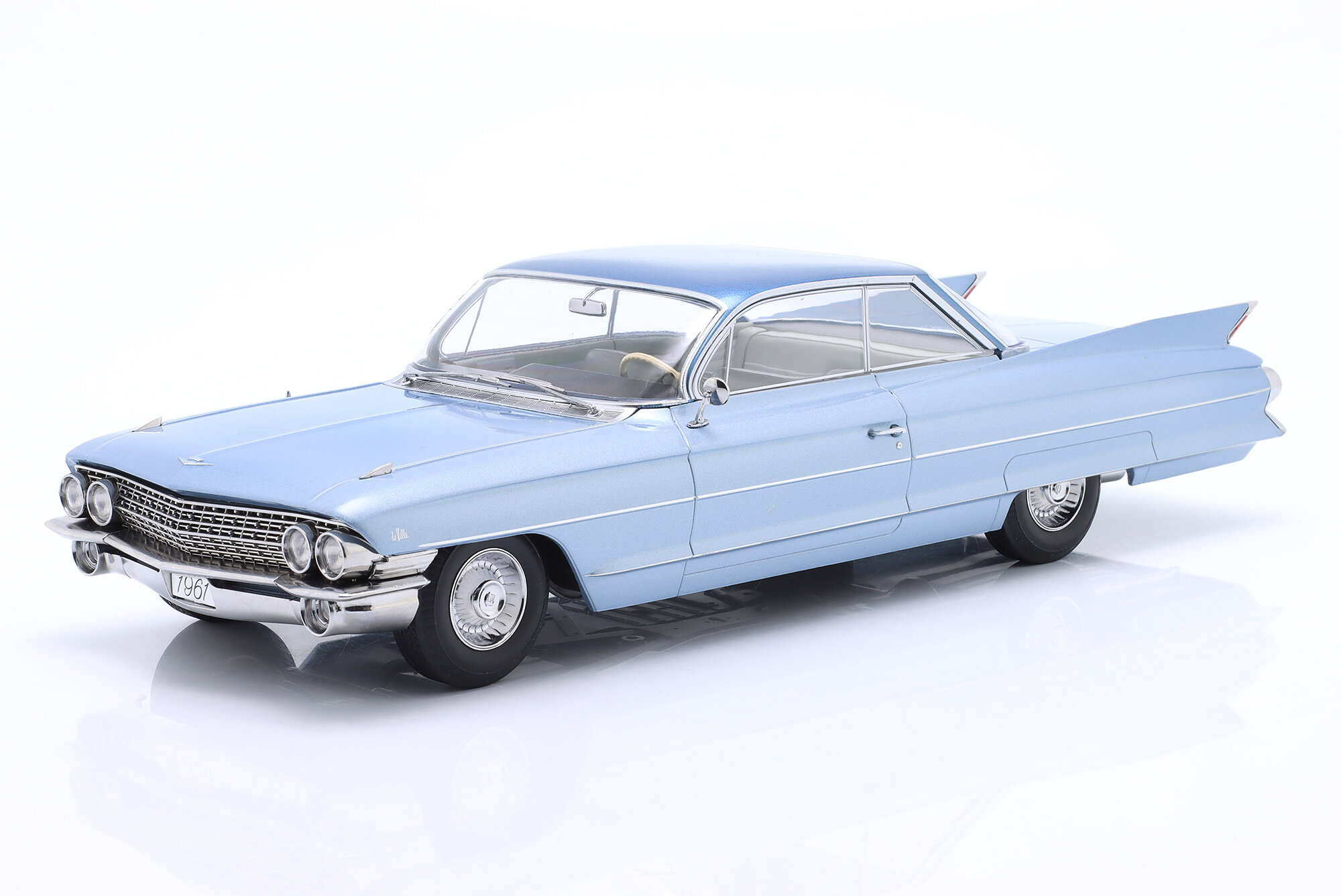 Модель коллекционная KK-SCALE Cadillac coupe deville series 62 1961 lightblue-metallic bluemetallic