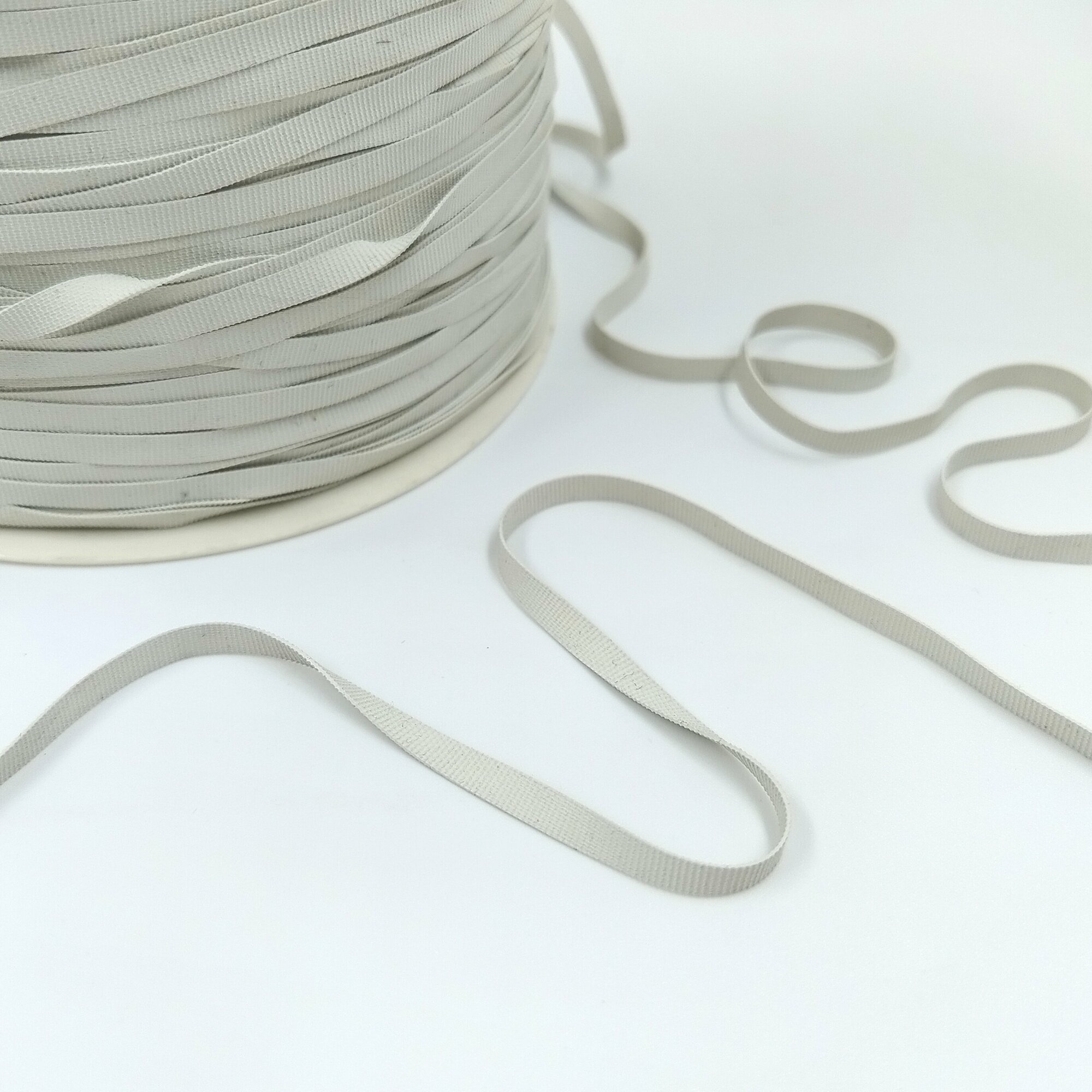 Резинка силиконовая ширина 0.4 см 10 метров