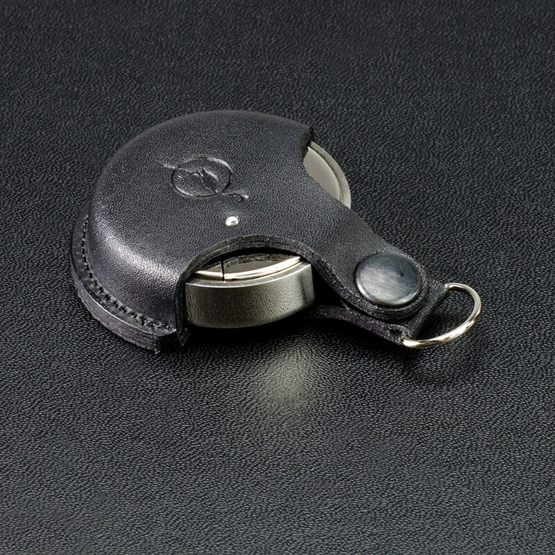 OL-21 040 Cs "компакт" - Металлическая ручная оснастка, д. 40 мм, (с подушкой) в чёрном кожаном чехле"