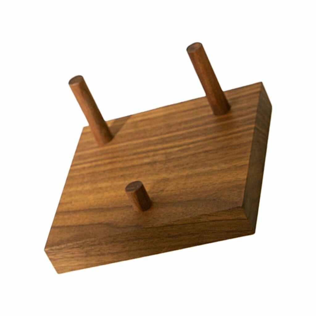 Витрина из орехового дерева, каменная подставка с тремя гвоздями, витрина-большая