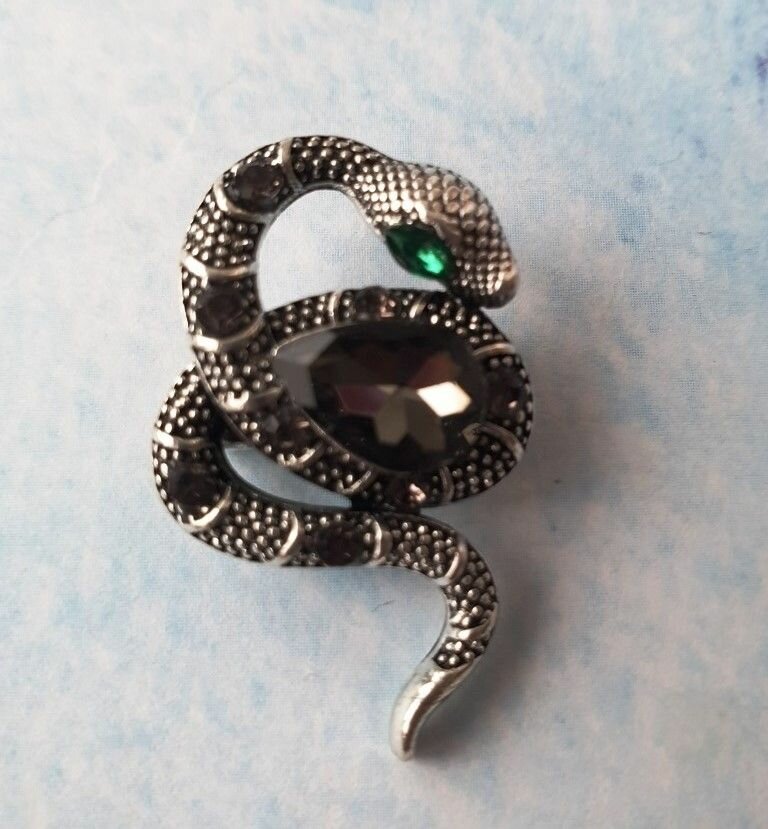 Брошь, стразы, кристалл