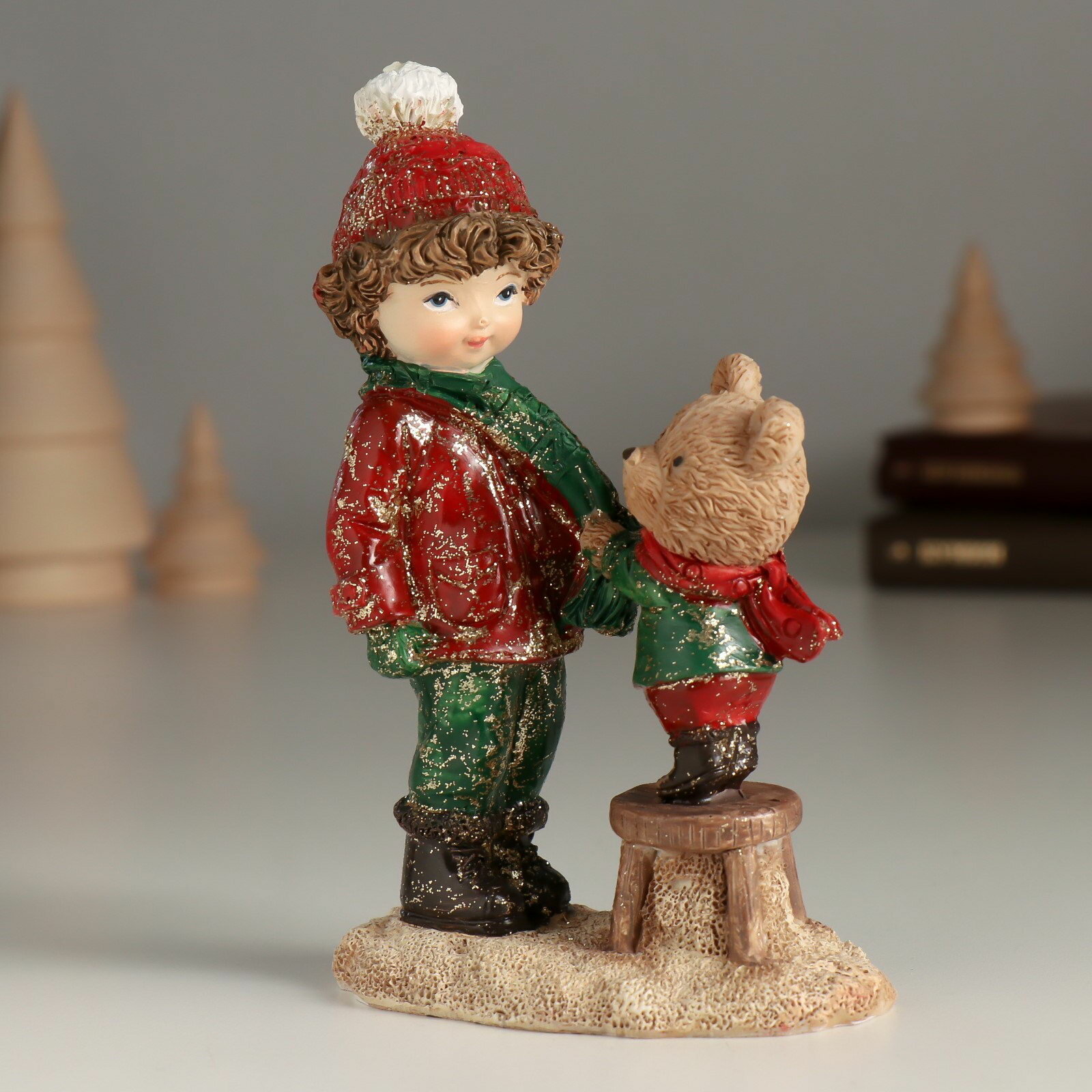 Фигурка полистоун "Малыш с мишкой", 8.5x5x13 см, форма фигуры: мальчик