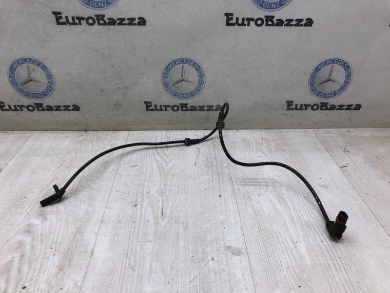 Датчик ABS Mercedes-Benz W204 A2105407681