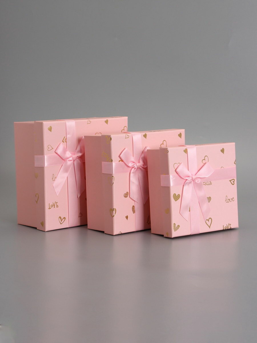 Набор подарочных коробок 3 в 1, квадратные, розовый с золотыми сердечками, 19x19x9.8; 17x17x8; 15x15x6.5 см
