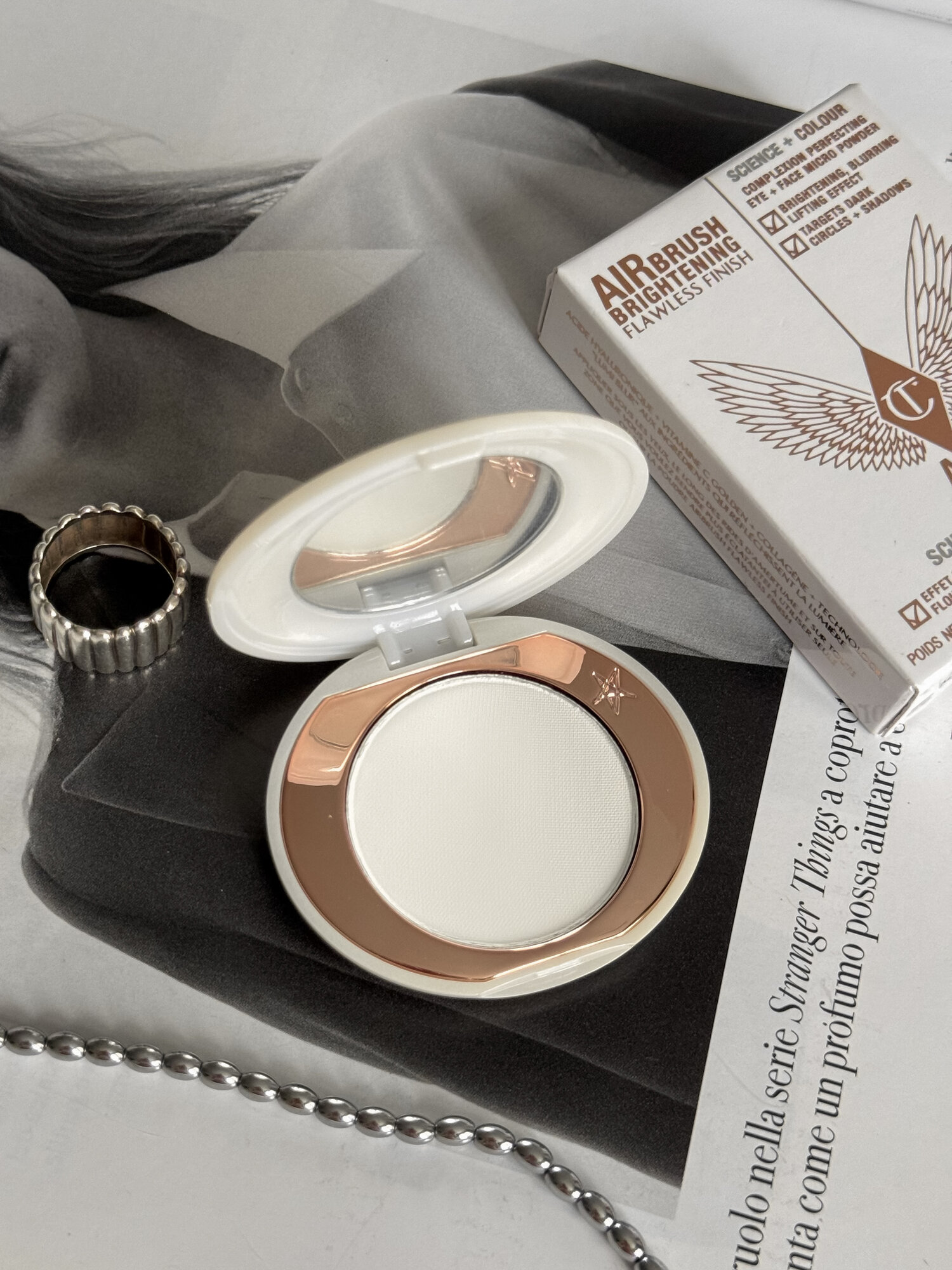 Charlotte Tilbury Многофункциональная пудра для лица Airbrush Brightening Flawless Finish 3.4