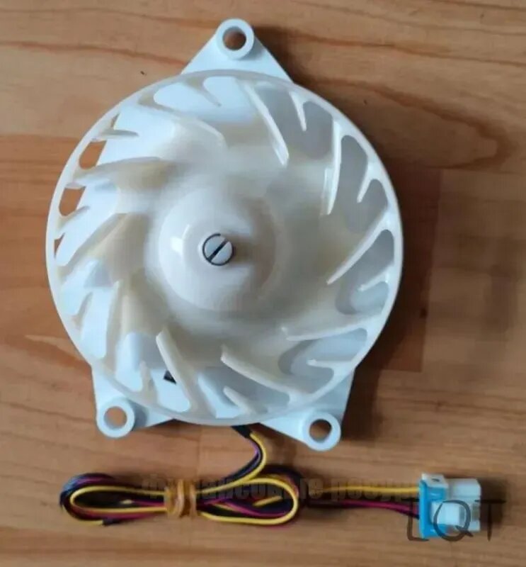 EAU64824806 - Вентилятор холодильника ф. DONGSEO Z40E12MS1A0-57K06 DC12V 1A LG