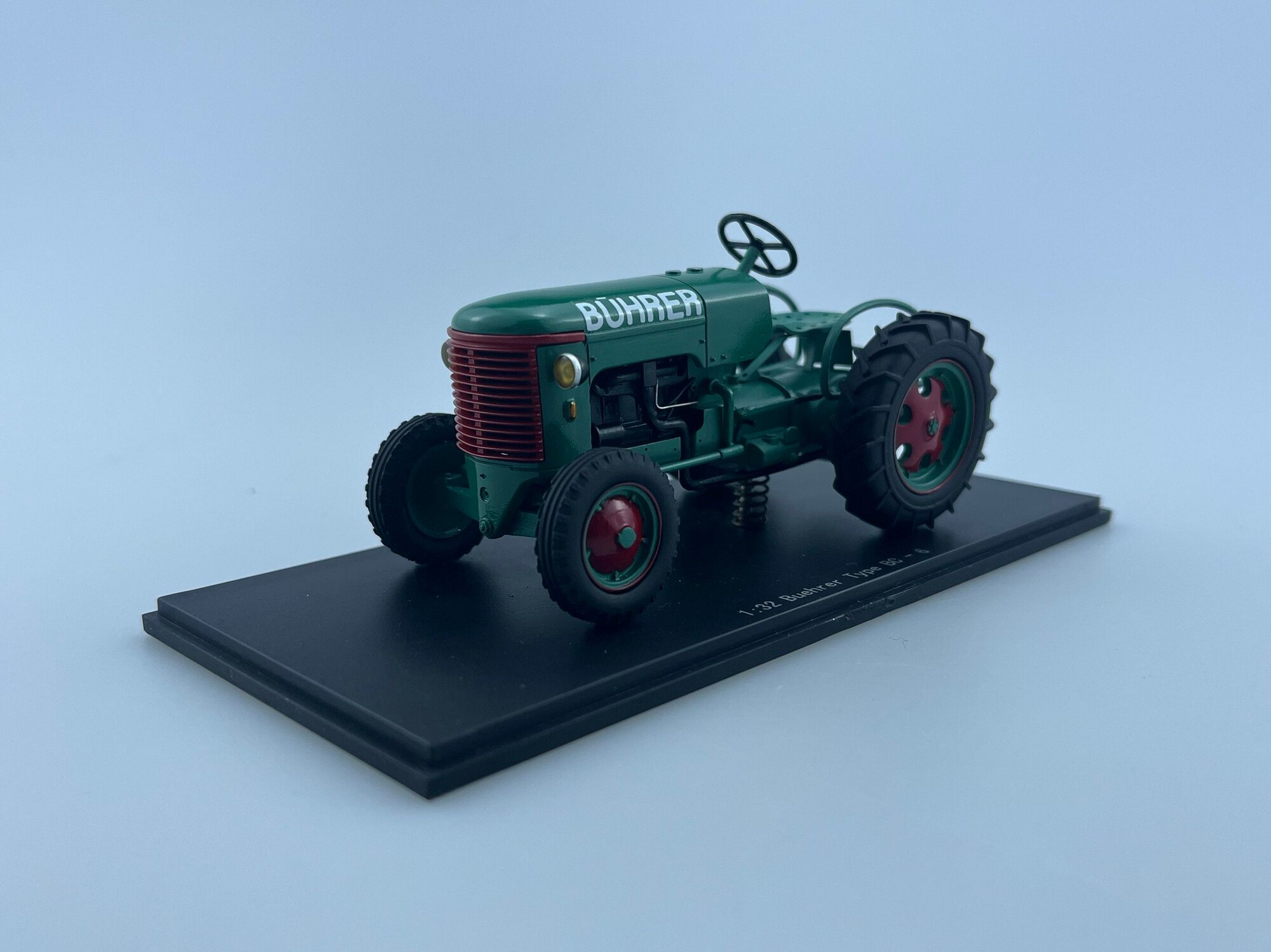 MOMINIATUR 1/32 Немецкий трактор Buehrer Type BC-6 из смолы