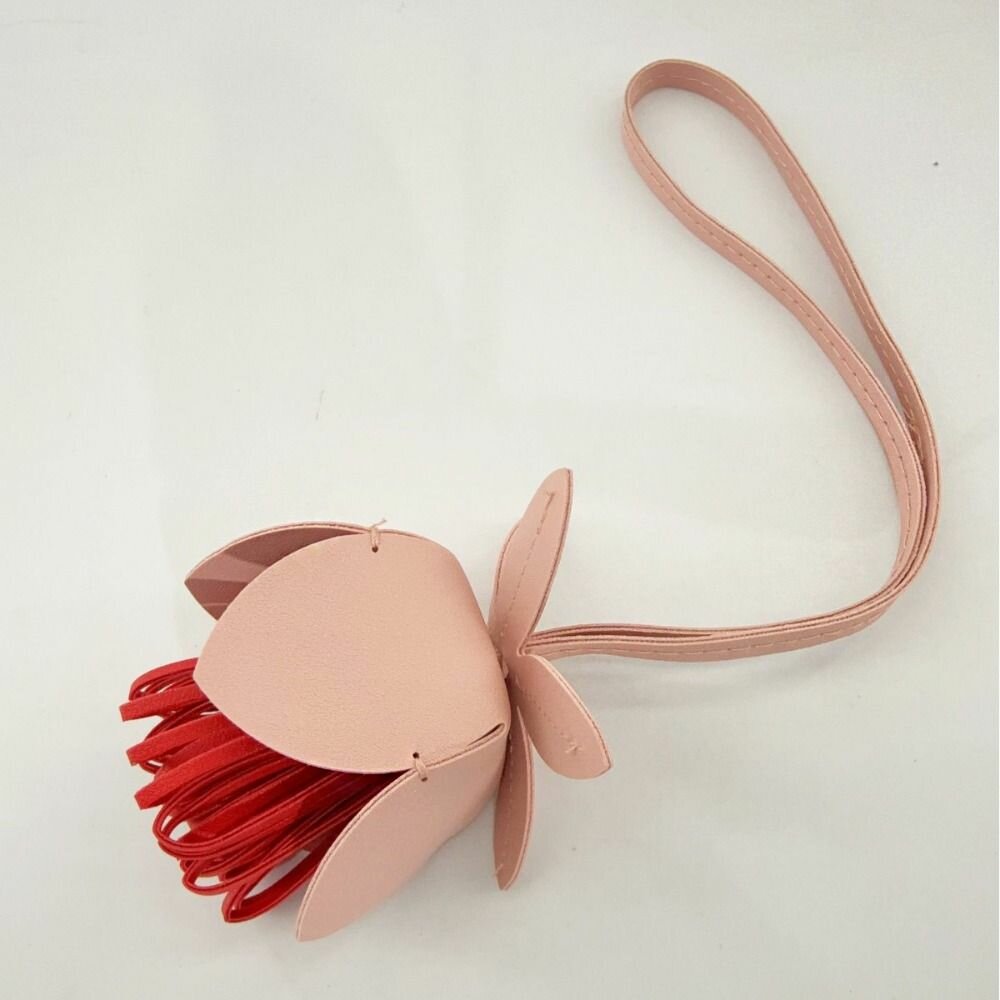 Подвеска из PU кожи с цветком