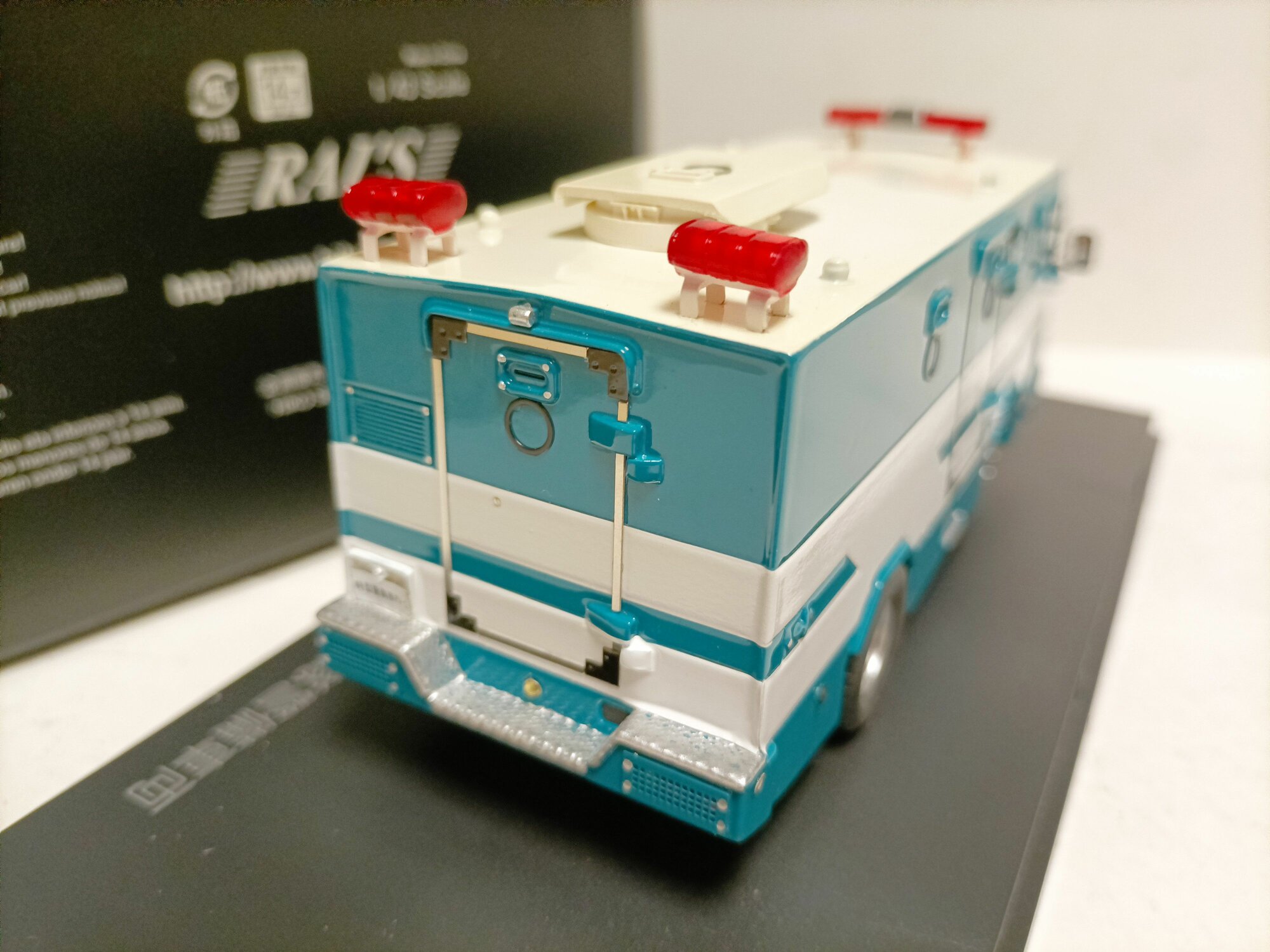 Rai's Jing Shang 1:43 Масштабная модель японского мобильного подразделения безопасности Специальный полицейский автомобиль Mitsubishi PV2 Бронированный для борьбы с беспорядками