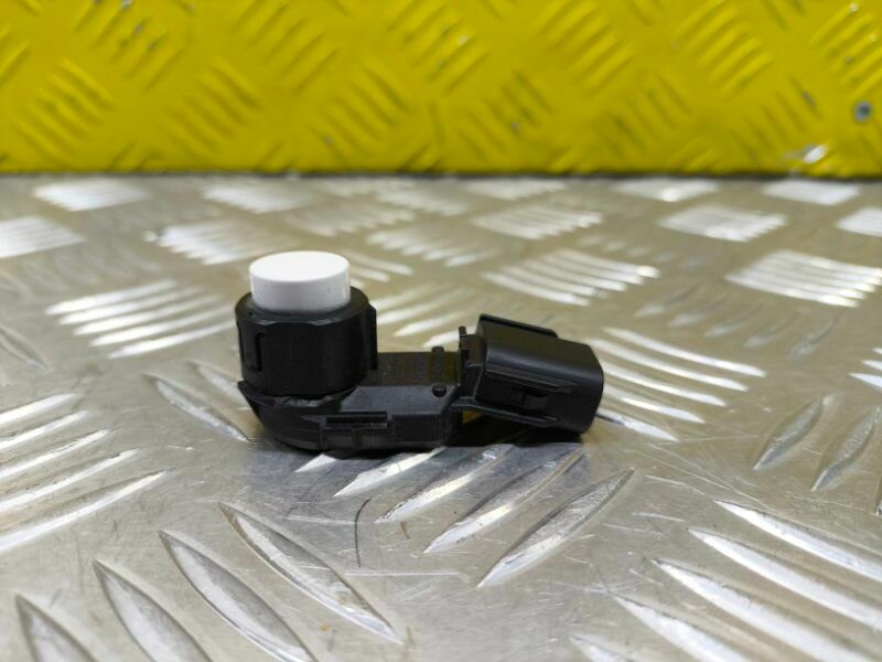 Датчик парктроника Toyota Rav 4