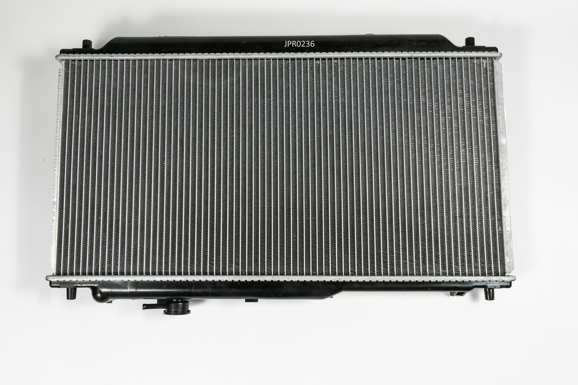 JUST DRIVE Радиатор охлаждения двигателя (авто с АКПП) для Kia Spectra (96-) 1.5/1.6/1.8 AT (LRc KISp962F2)