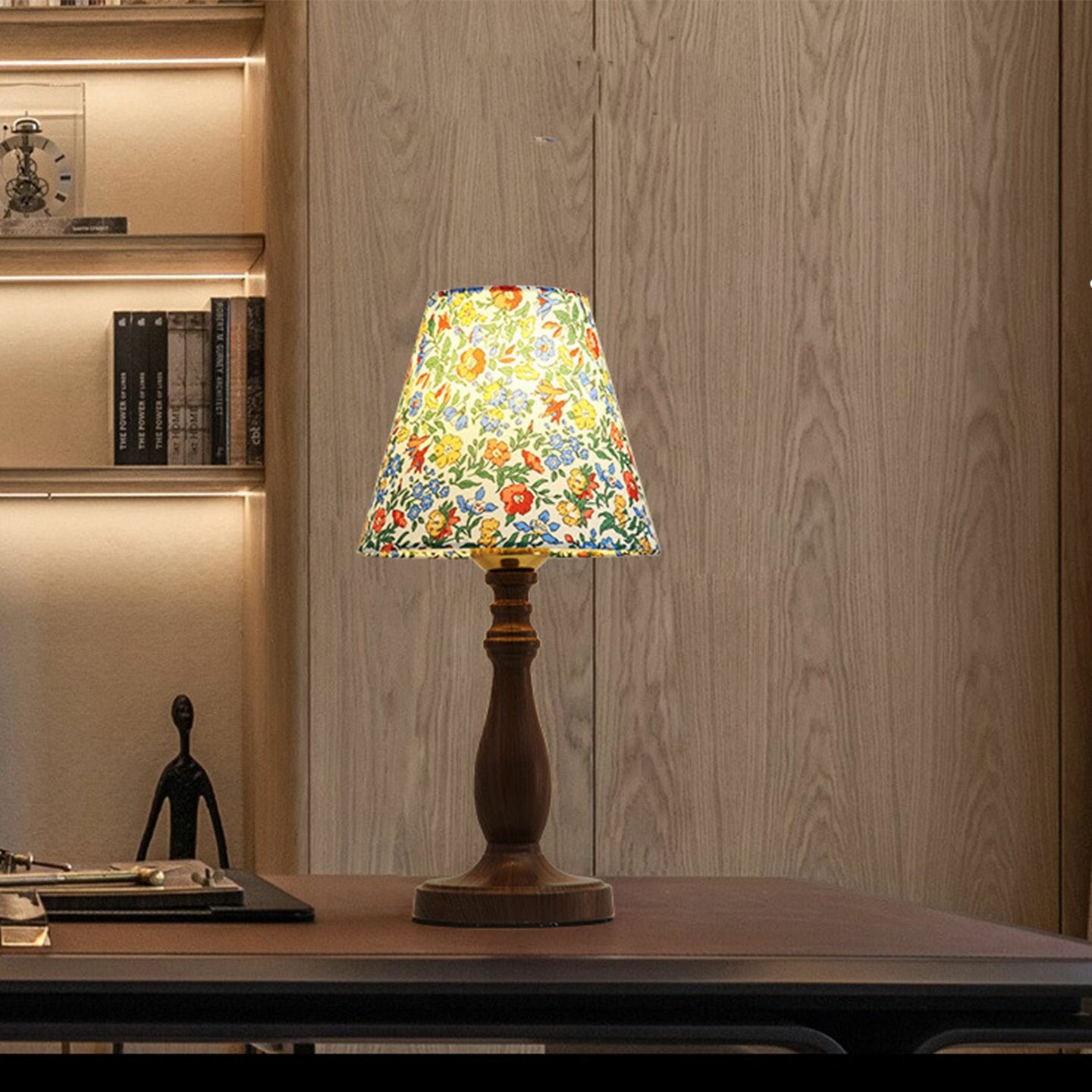 LED настольная лампа с тканевым абажуром и металлическим основанием, с функцией переключения трех цветов свечения
