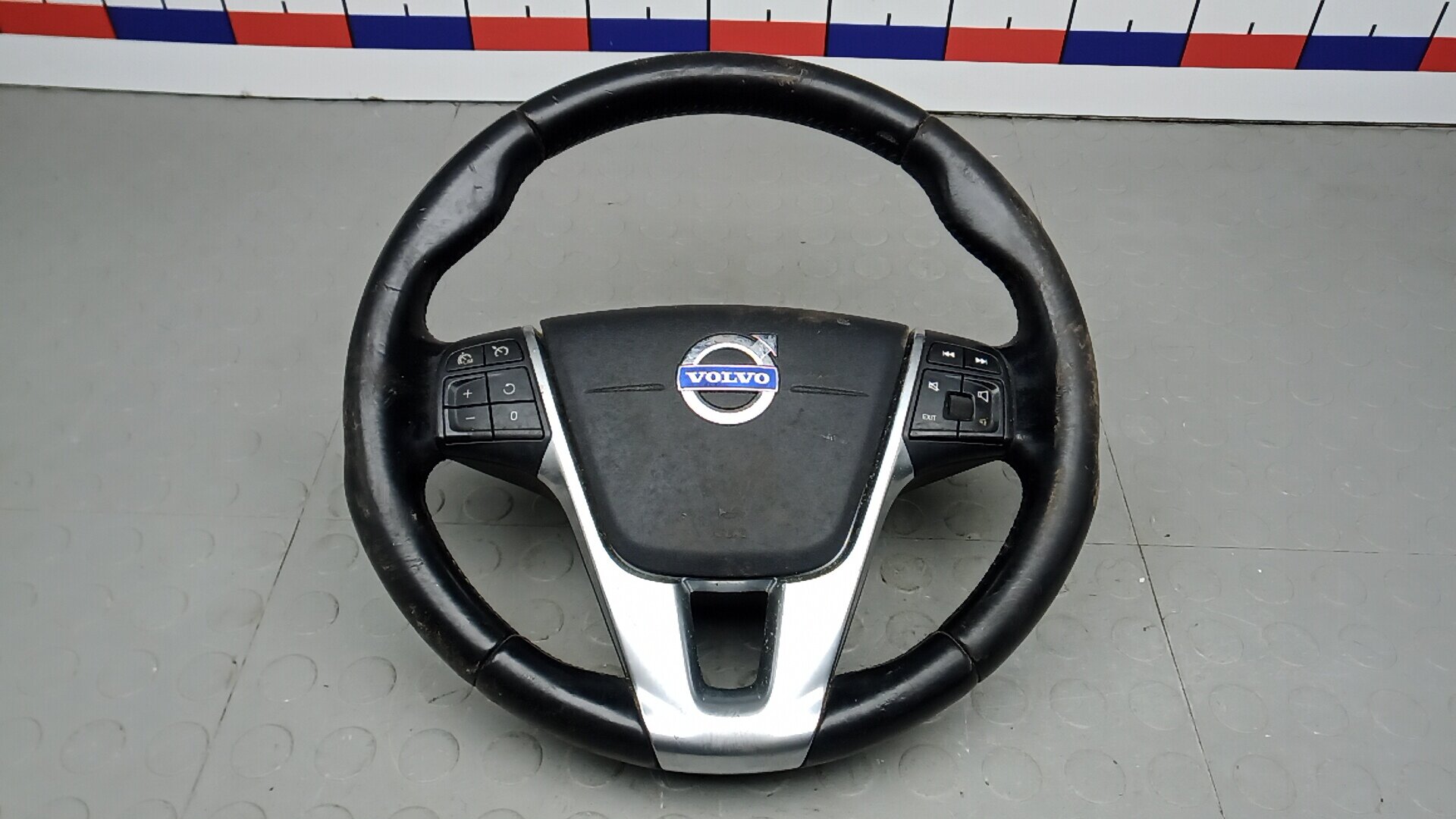 Руль VOLVO V60 1