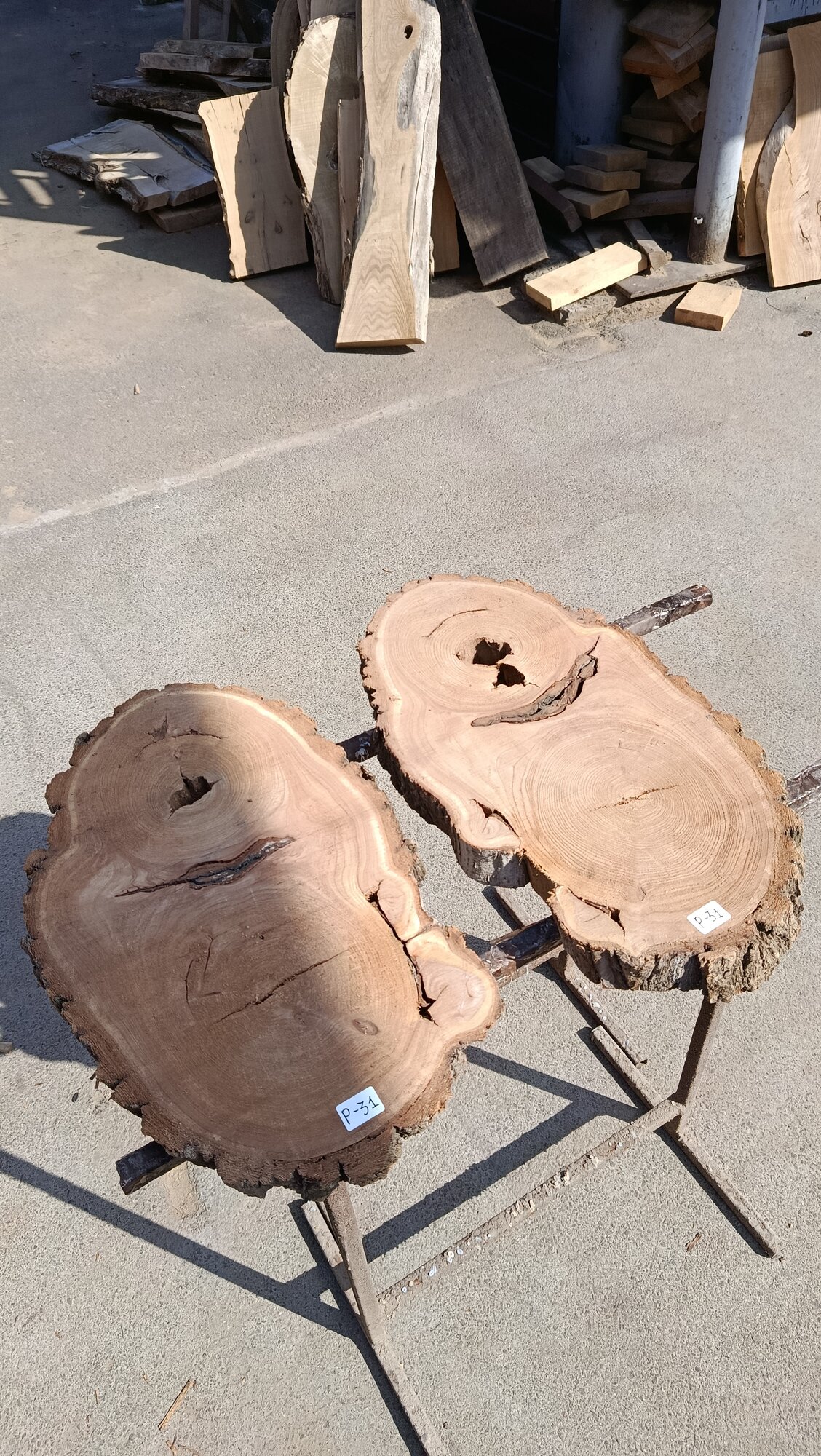 Спил из карагача, комплект из 2-ух штук ,50х32х4,5см,54х30х4,5см (Р31) высушенный не фрезерован