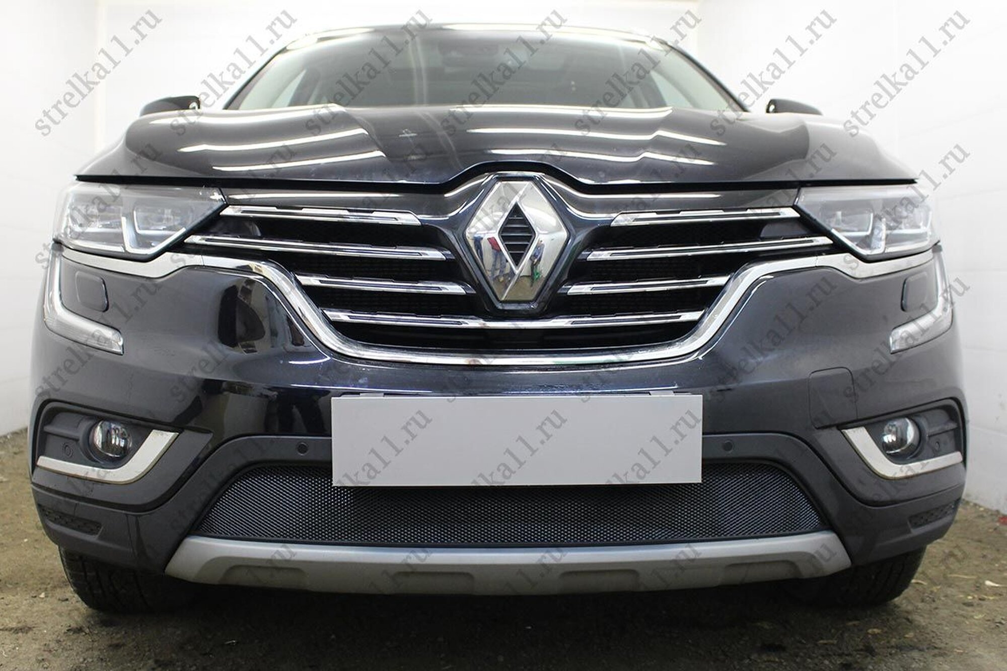Защитная сетка радиатора с окантовкой и защелками для Renault Koleos II 2016-, низ