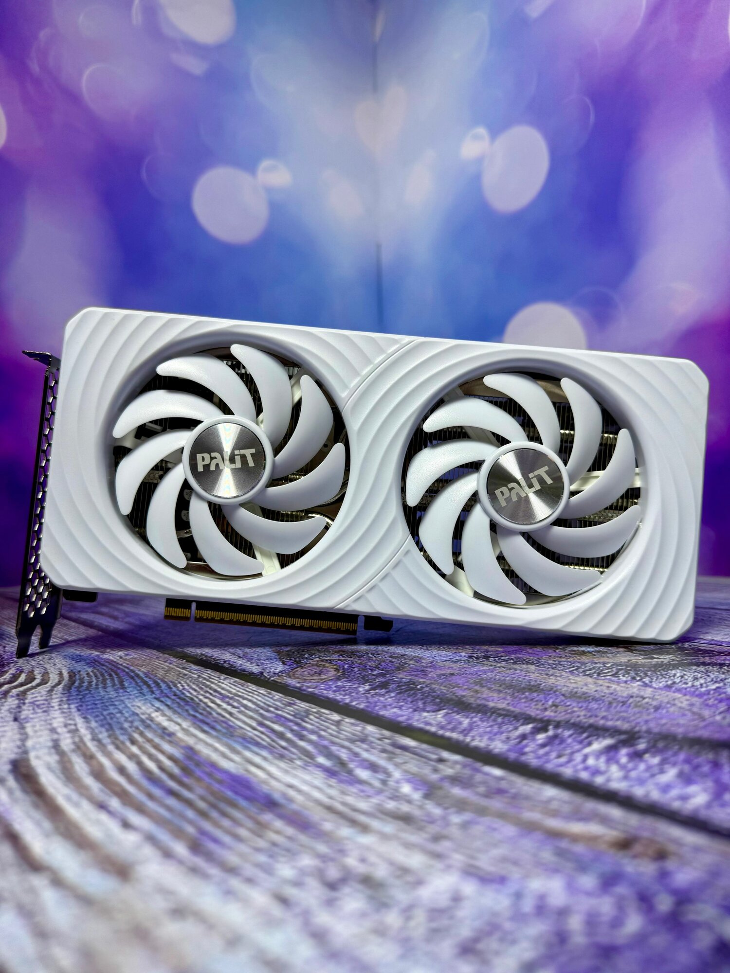 Видеокарта RTX 5060 Ti 16GB White
