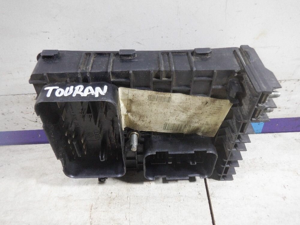 Блок предохранителей VW Touran