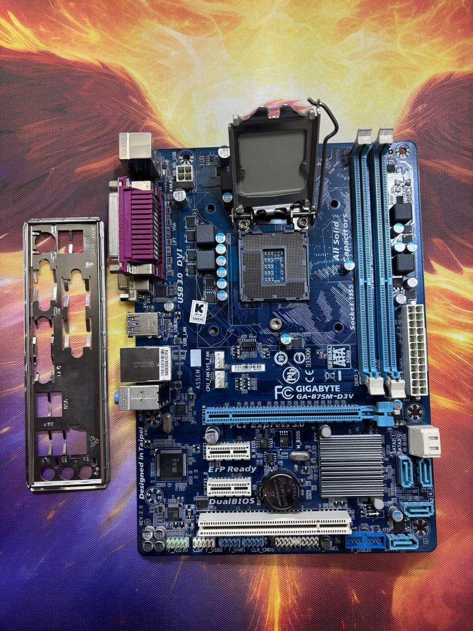 Материнская плата Gigabyte GA-B75M-D3V Socket 1155