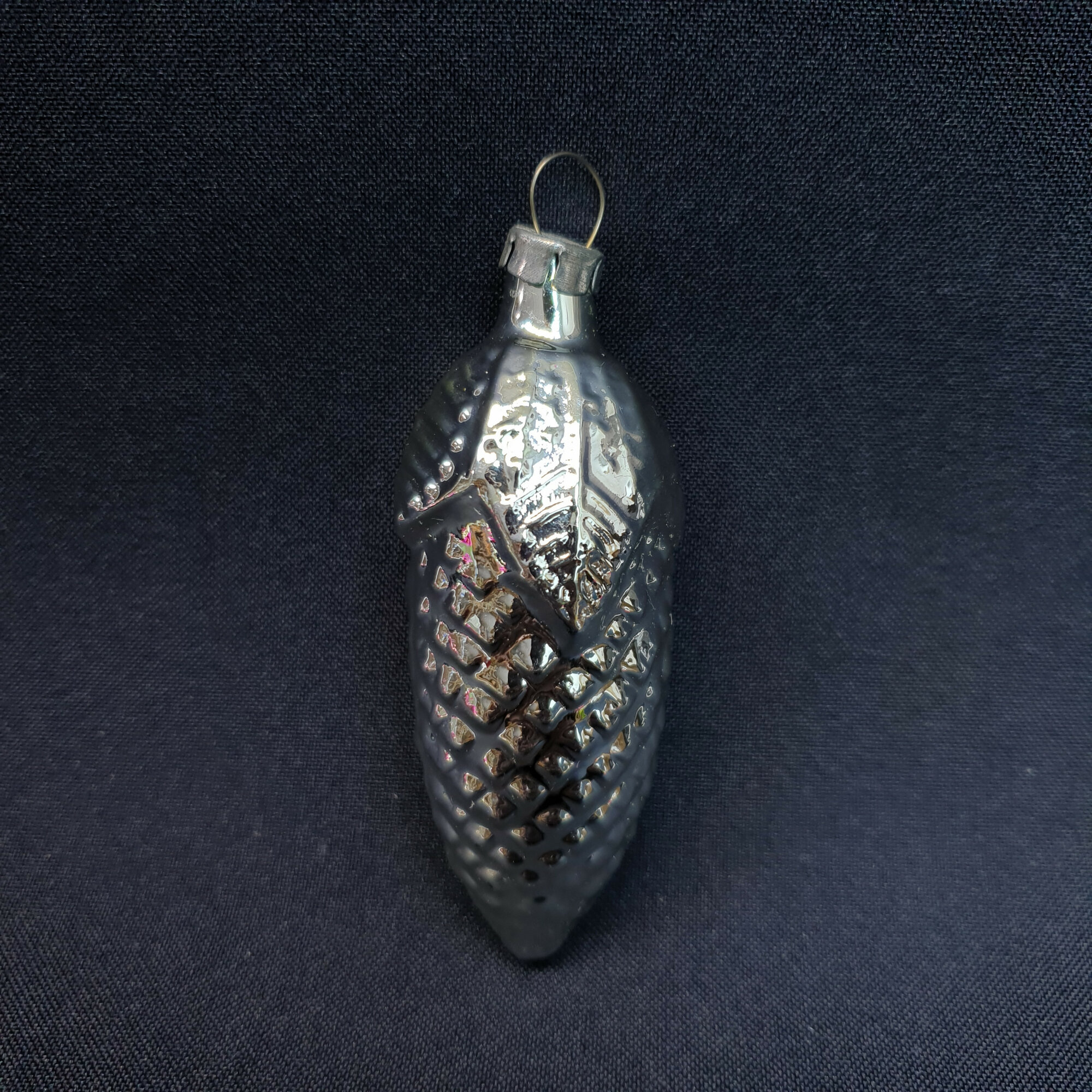 Винтажная елочная игрушка шишка серебристая, стекло. СССР