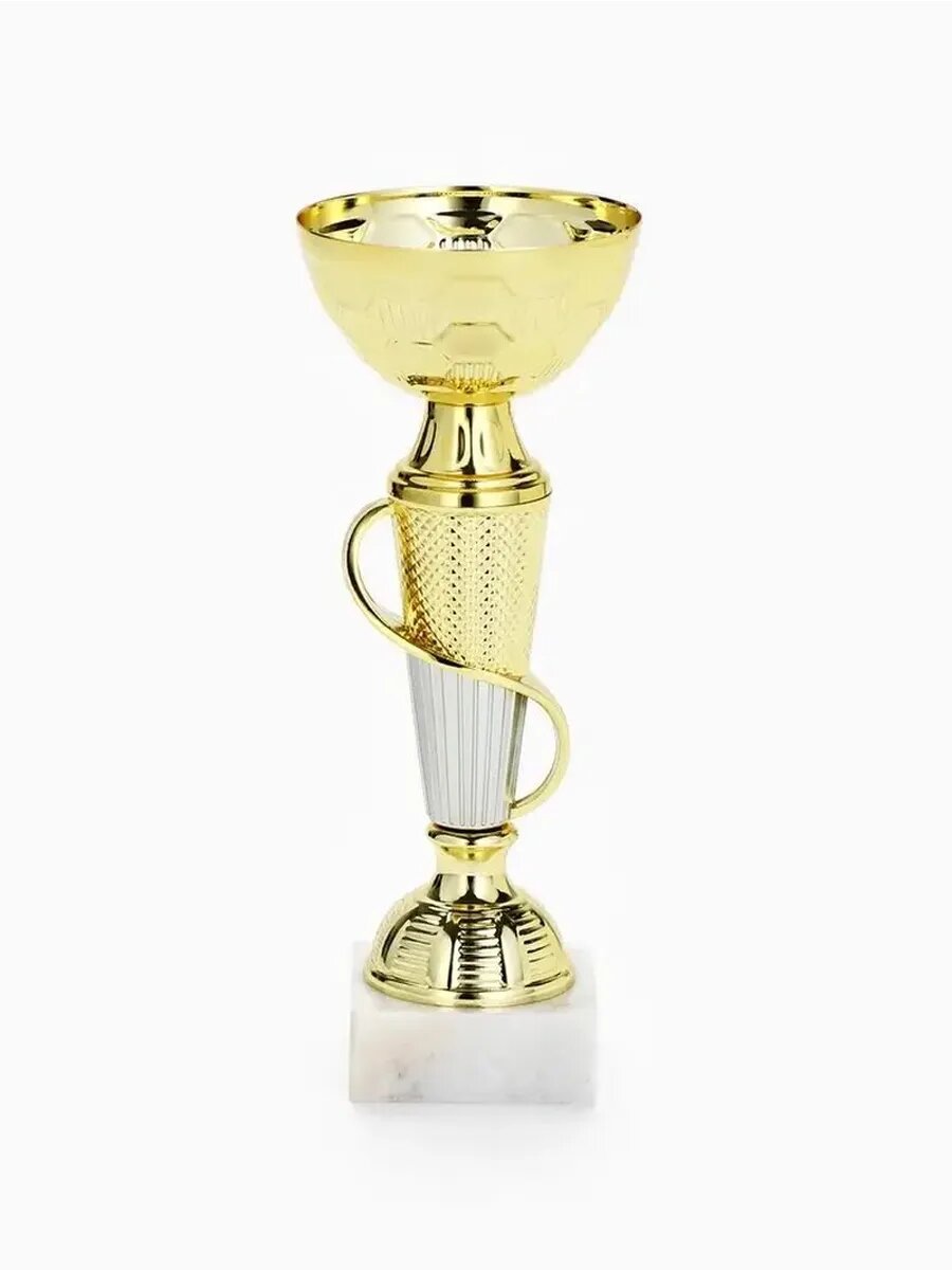 Элегантный золотой кубок с мраморной подставкой