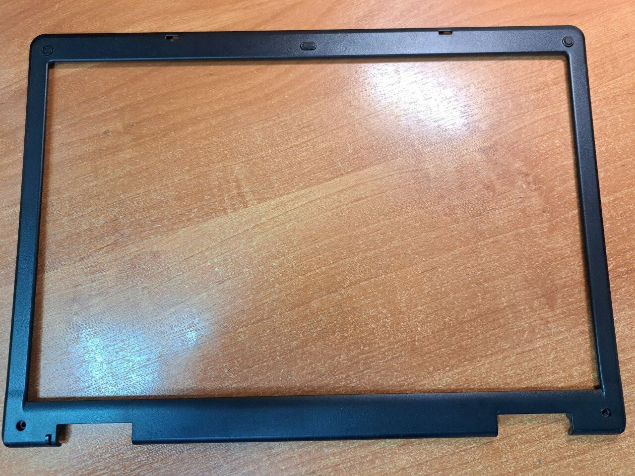 Рамка матрицы для ноутбука Roverbook Voyager V514 WH