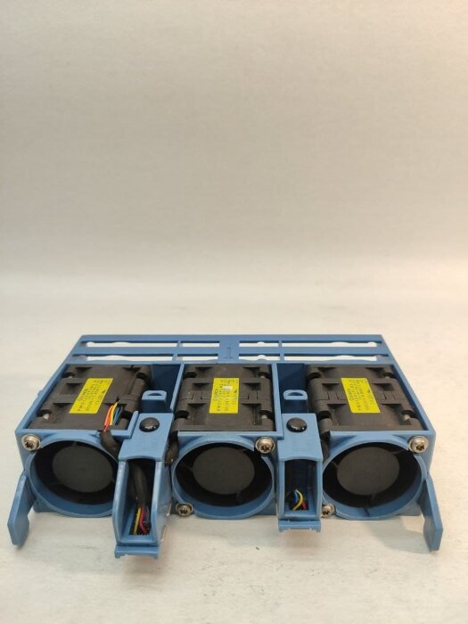 Блок вентиляторов HP 412902-001 Sunon 3x12v 0.95A 40x40x23mm