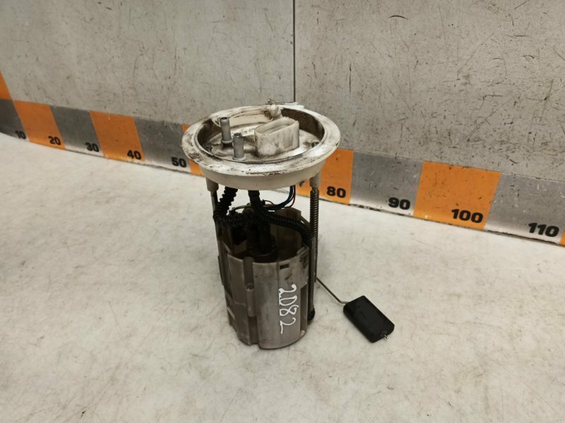 Б/У Топливная станция Бензонасос Шкода Октавия А5 Насос топливный Skoda Octavia 2013 A5 446067 VAG арт. 0986580940, 7056560...