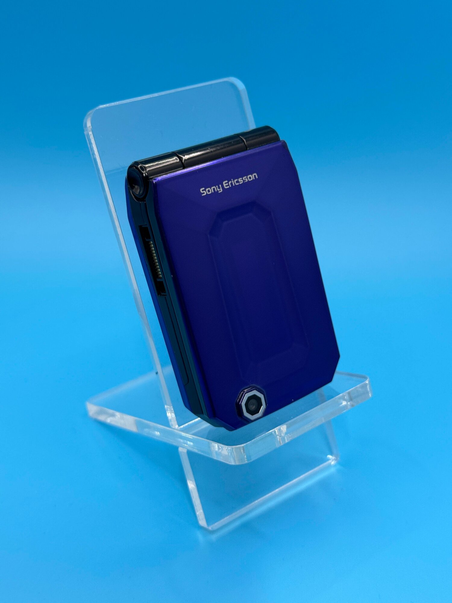 Мобильный телефон Sony Ericsson Jalou F100