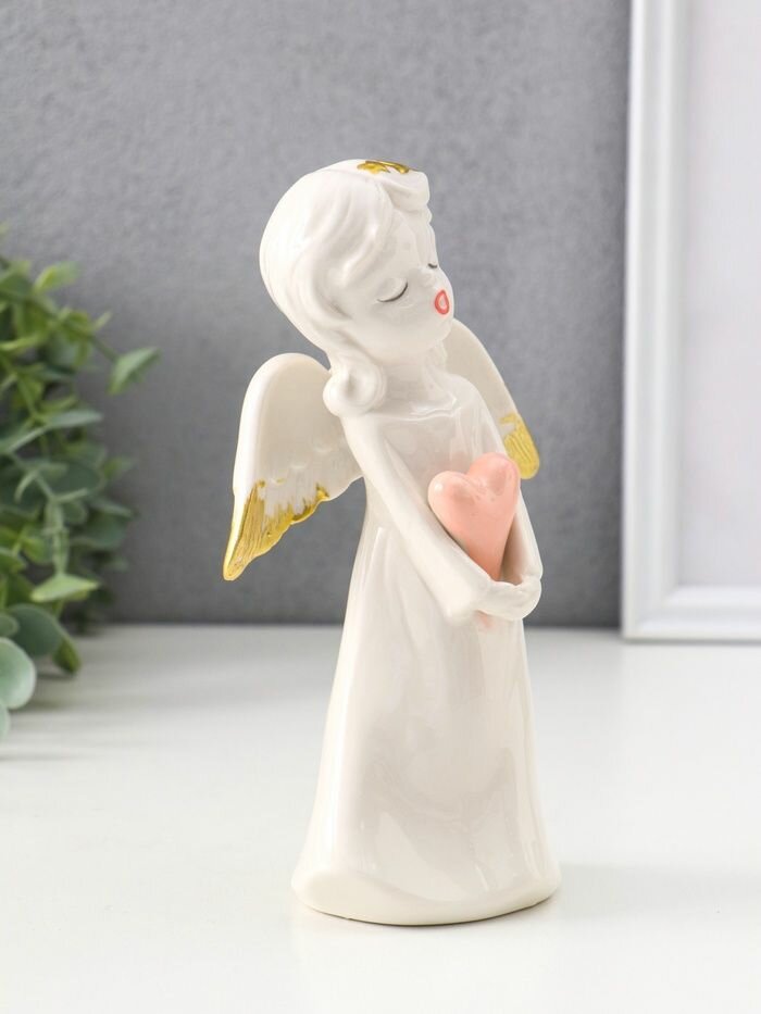 Фигурка керамика Ангел поющий с сердцем , 10.5 6.5 18 см