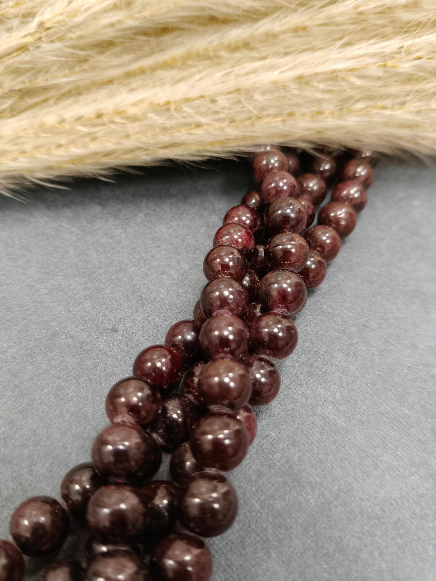 Бусины гранат А шар гладкий непрозрачный 8,5 мм (нить 19 см), Suntrim