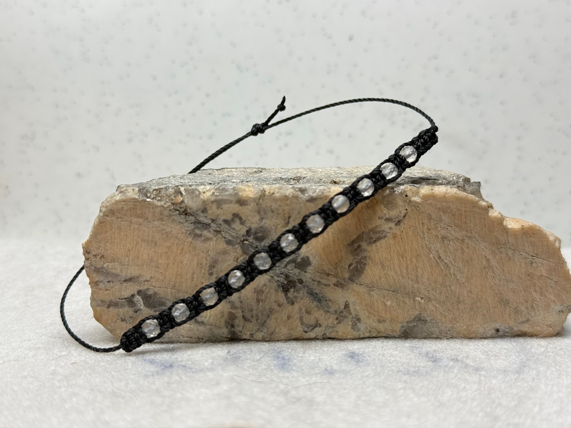 Плетеный браслет