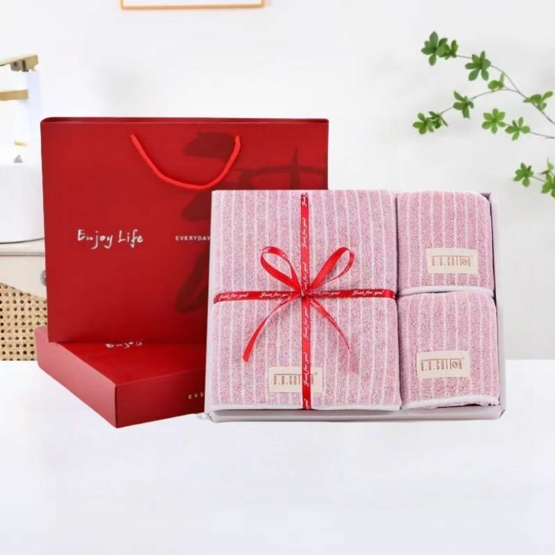 Набор из трех предметов: полотенце и банное полотенце, подарочная коробка, высококачественный свадебный подарок, сувенир, подарок на ежегодное собрание компании, подарок для команды, возможность персонализации