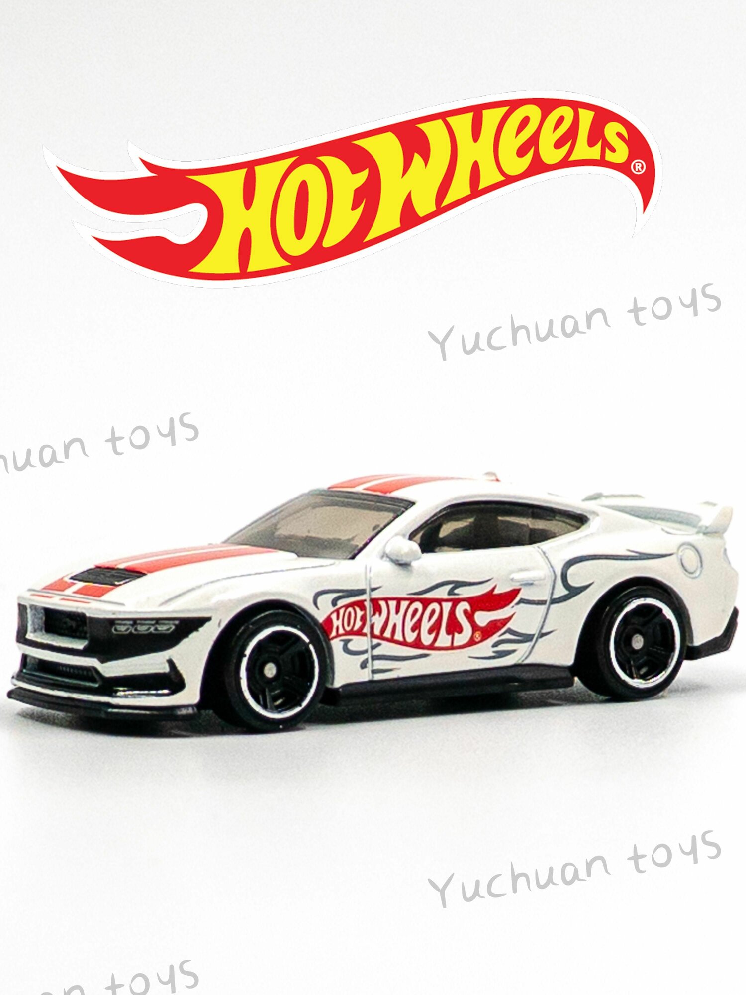 Машинка Hot Wheels Ford Mustang Dark Horse White Машинки Хот Вилс Кейс L 2025 В защитном кейсе 2025 года белая