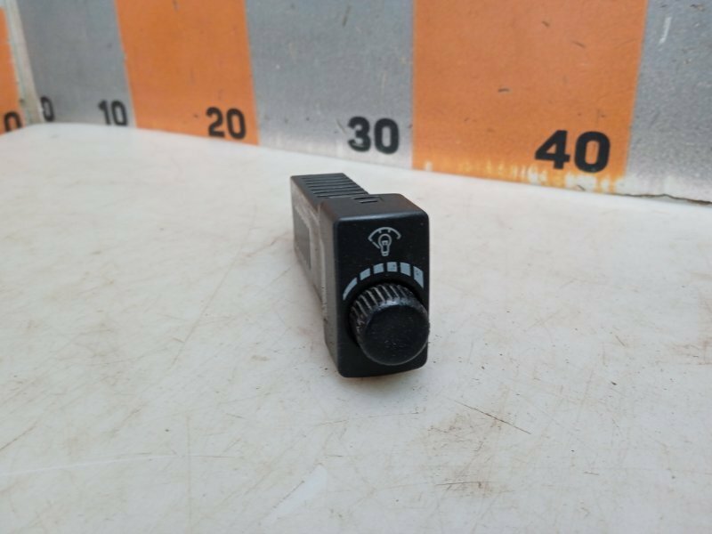 Б/У Кнопка корректора фар Kia Rio 2000 1, DC 385780 Hyundai-KIA арт. 0K32A55490