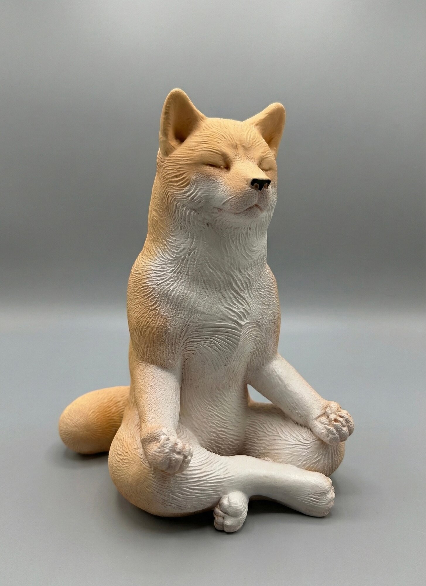 Интерьерная статуэтка собака Сиба-ину Дзен, 14 см, литьевой камень, белый с рыжим