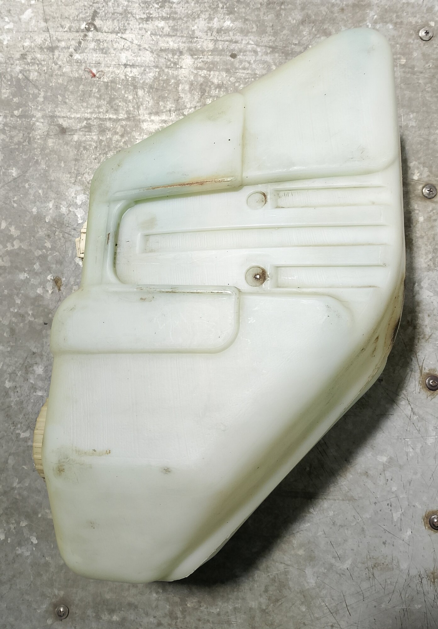 Бачок стеклоомывателя Ваз 2108-99, Ваз 2113-15. Артикул 2108-5208008. Б/У