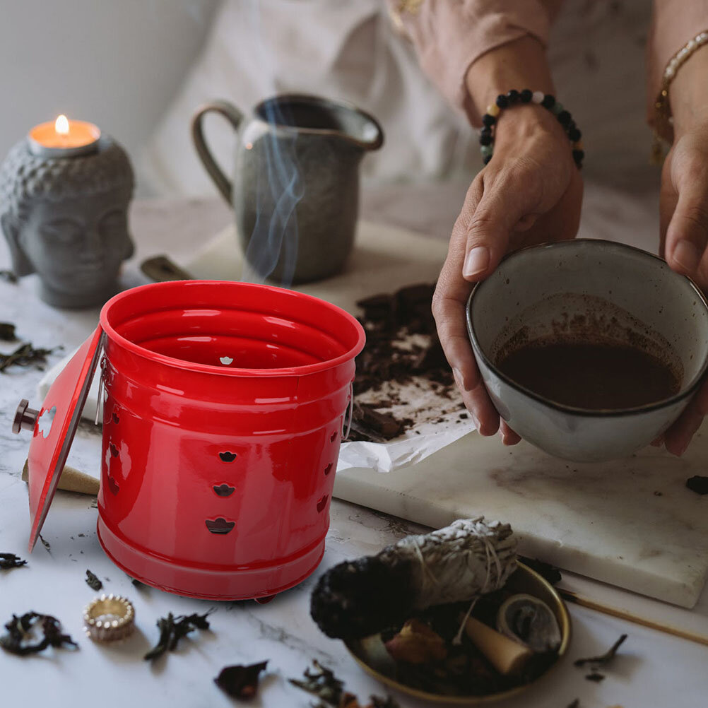 Эмалированная красная бочка для сжигания бумаги и мусора дома