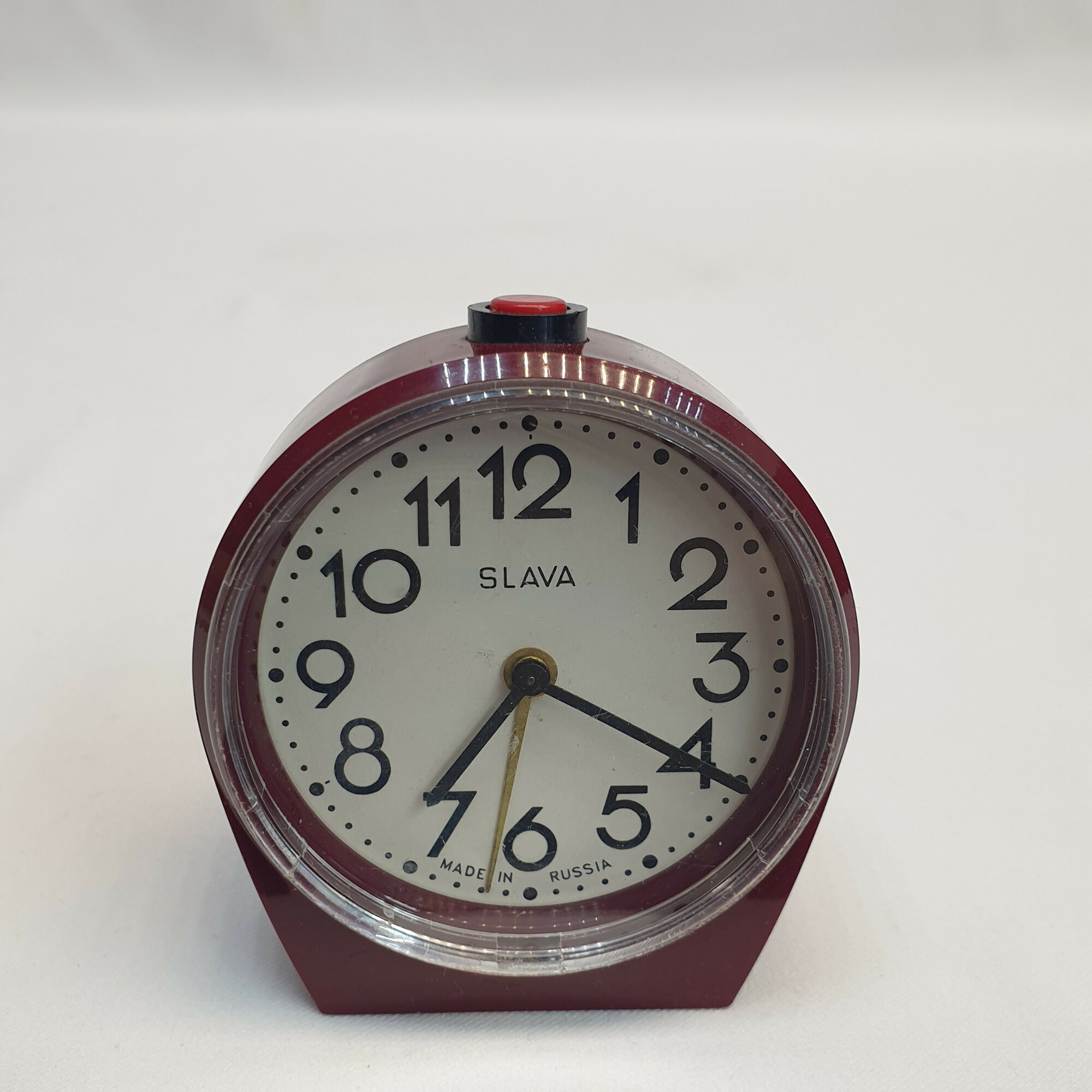 Часы механические "Слава", пластик, металл, рабочие. СССР