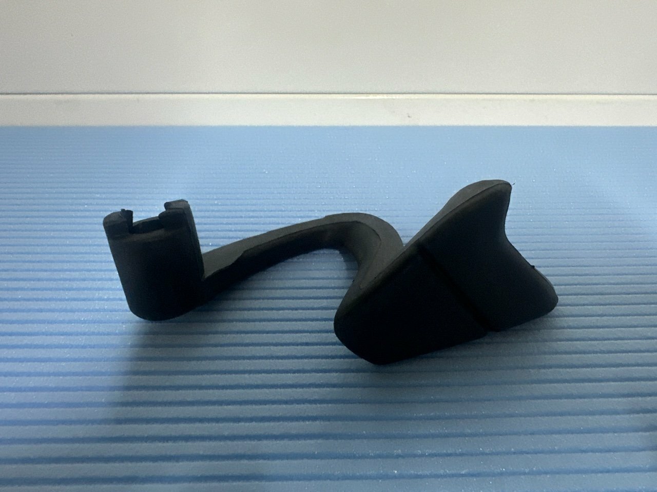 Ручка двери внутренняя левая для SCANIA P R G 4 И 5 серия (скания)