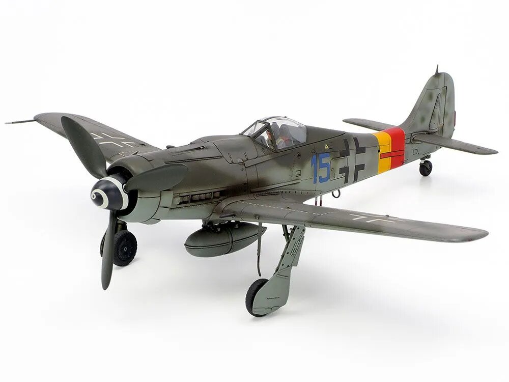 Сборная модель Tamiya Model 61041 1/48 Фоке-Вульф Fw190 D-9. Пластиковая модель самолета для сборки своими руками — фото 1