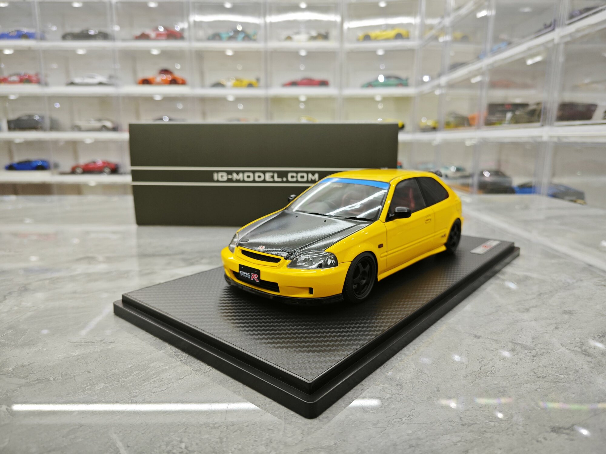 Машинка Ignition Model 1:18 Honda CIVIC EK9 Type Модель из смолы
