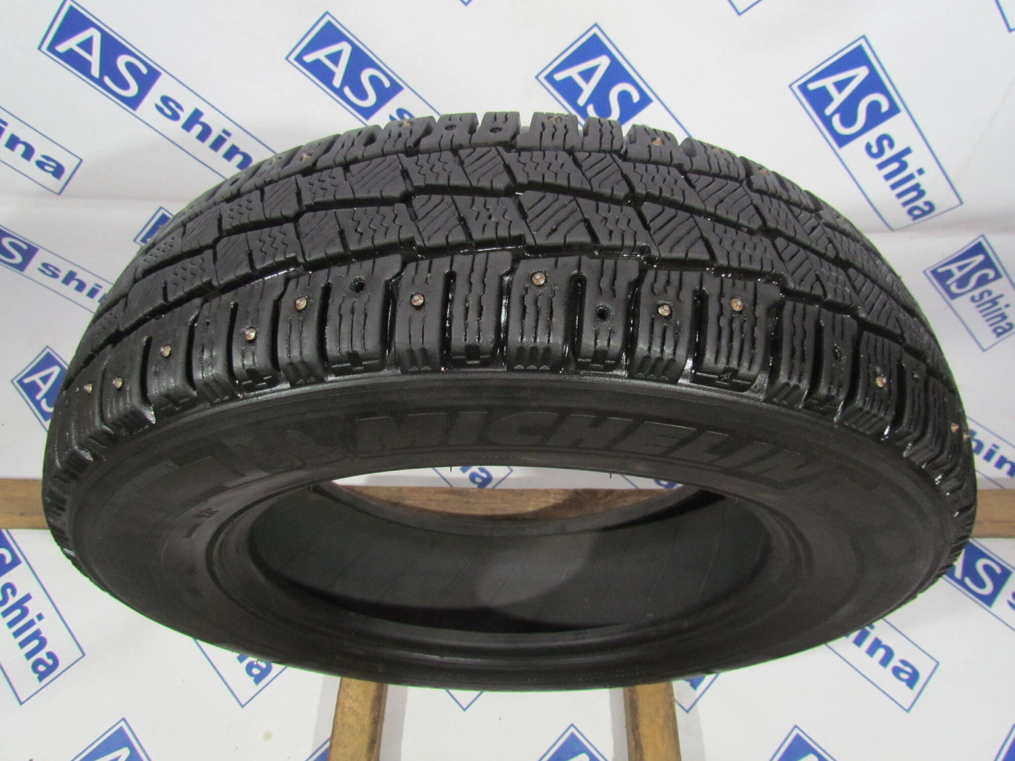 Michelin Agilis X-ICE North 195 75 R16 C зимние шипованные БУ шины 10-20% износ , артикул 0028793