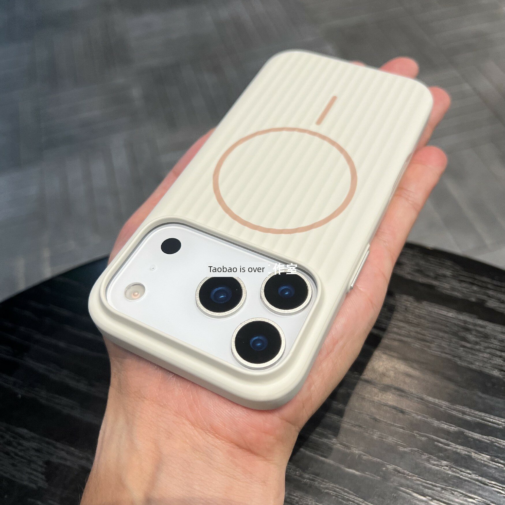 Черно-белый гофрированный чехол для iPhone 17 Pro с магнитной зарядкой MagSafe, совместимый с Apple 17 Pro Max,